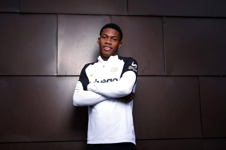 Dujuan Richards completes Chelsea move | News | Official Site | Chelsea ... Dujuan Richards completes Chelsea move | News | Official Site | Chelsea ...